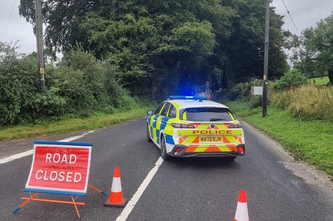 Power lines down on A386, road closed near Fox and Hounds pub, Lydford | okehampton-today.co.uk